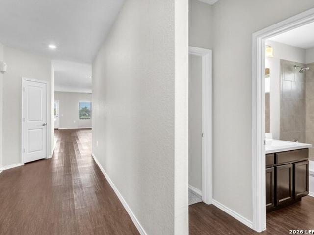910 Hagen Way