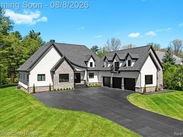 910 Hill Hollow Ln, Milford Vlg, MI 48381