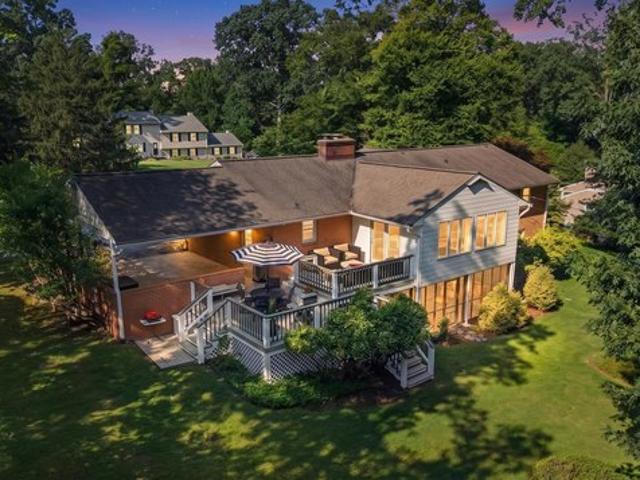 910 Huntsman Rd, Towson, MD 21286