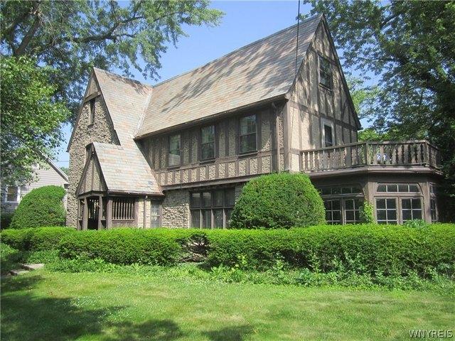 910 James Ave, Niagara Falls, NY 14305