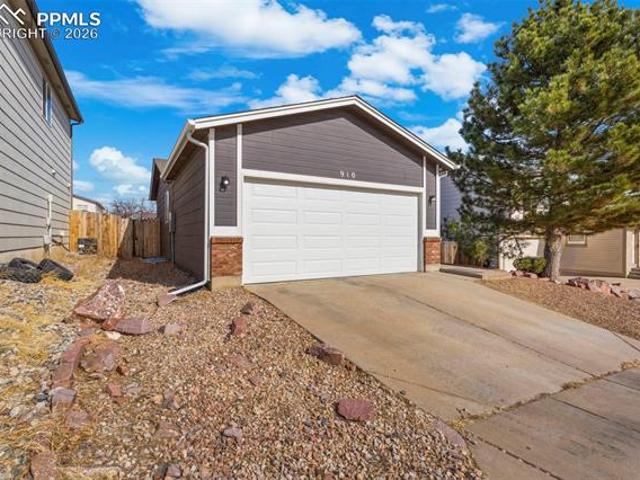 910 Lords Hill Drive