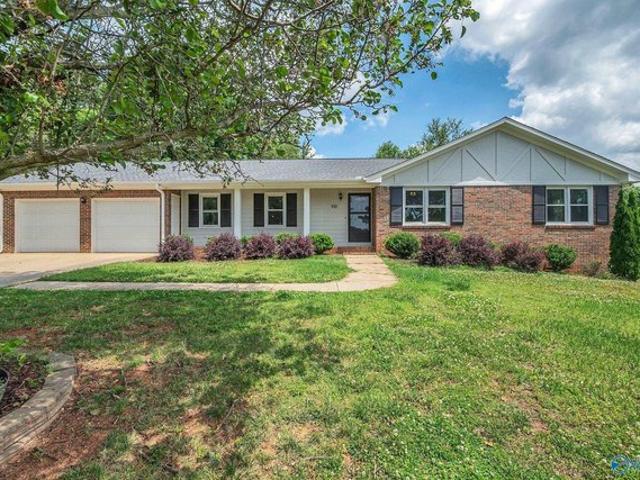 910 Lark Cir, Madison, AL 35758