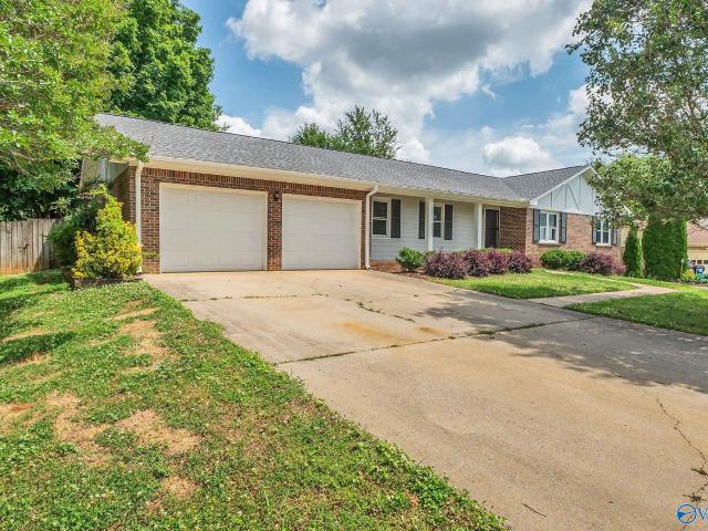 910 Lark Circle
