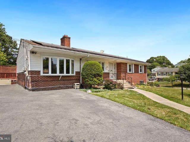910 Luray Place