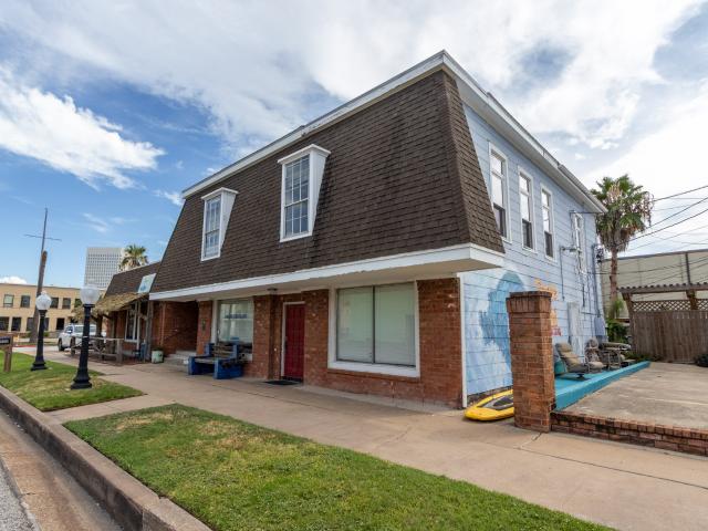 910 Moody Avenue