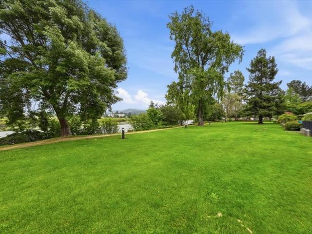 910 Marina Dr, Napa, CA 94559