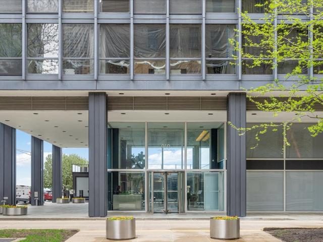 910 N Lake Shore Drive # 2820