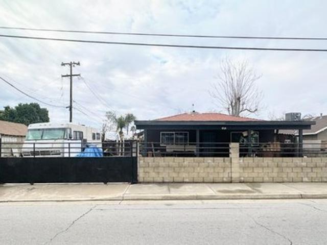 910 S Baker St, Bakersfield, CA 93307