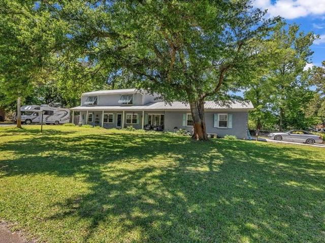 910 S Myrtle Dr, Surfside Beach, SC 29575