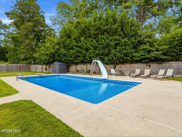 910 Somerset Drive