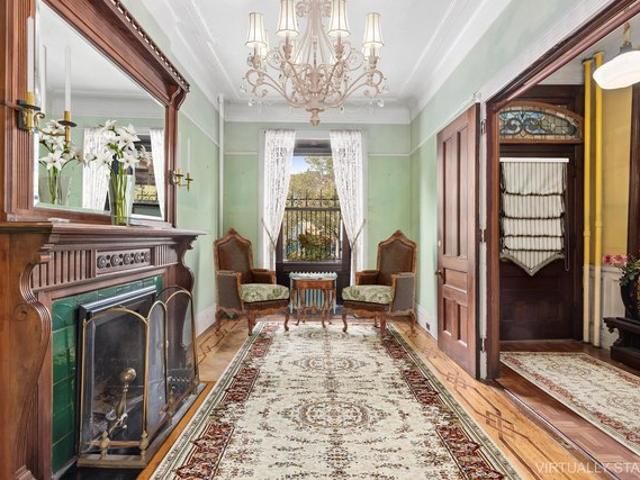 910 St Nicholas Ave, New York, NY 10032