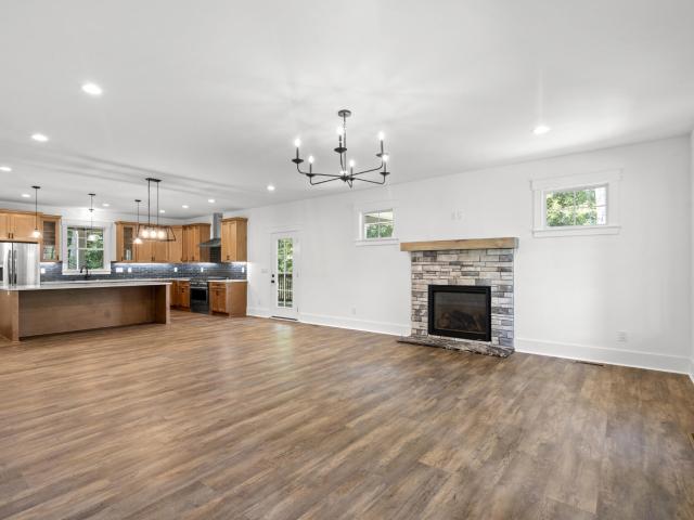 910 Steele Rd