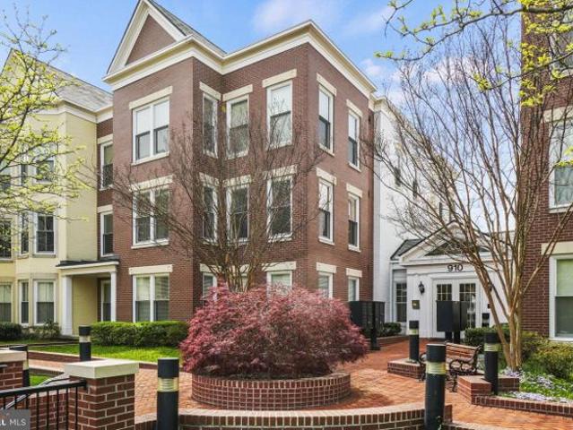 910 Powhatan St #206S, Alexandria, VA 22314