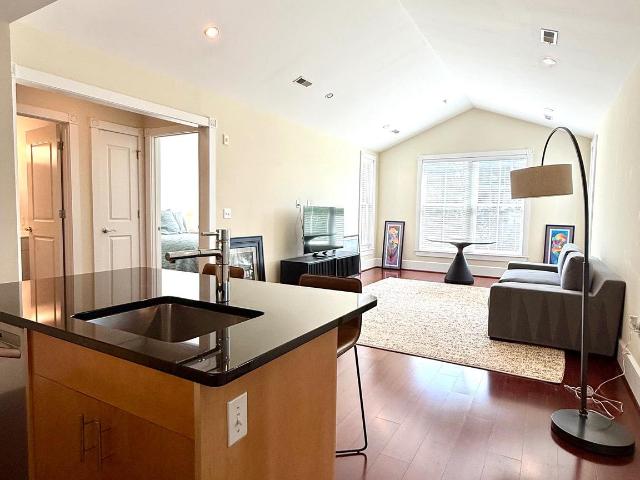 910 Powhatan St, Unit 304S, Alexandria, VA 22314 | MLS #VAAX2060