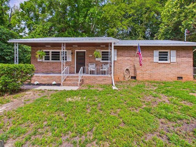 910 Perry Dr, Macon, GA 31217