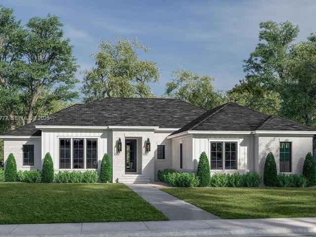 910 Roosevelt Ave, Lehigh Acres, FL 33936