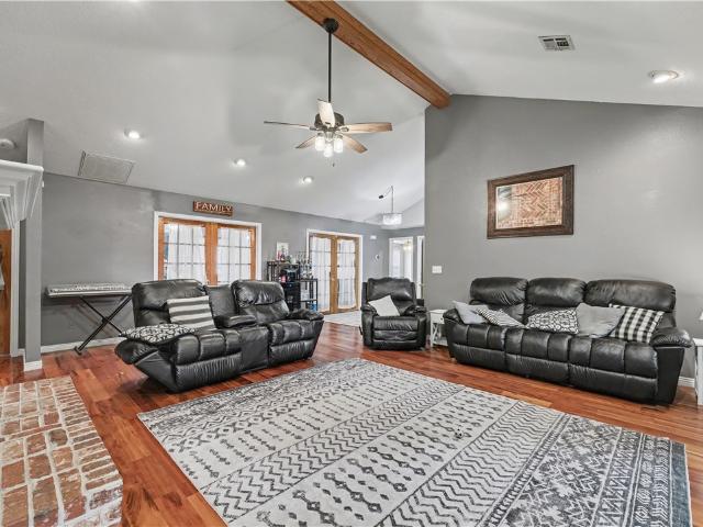 910 Raintree Court