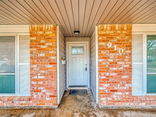 910 Redway Ln, Houston, TX 77062 | MLS #28167 | Compass