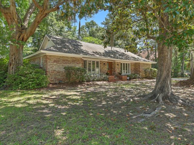 910 Regatta Road