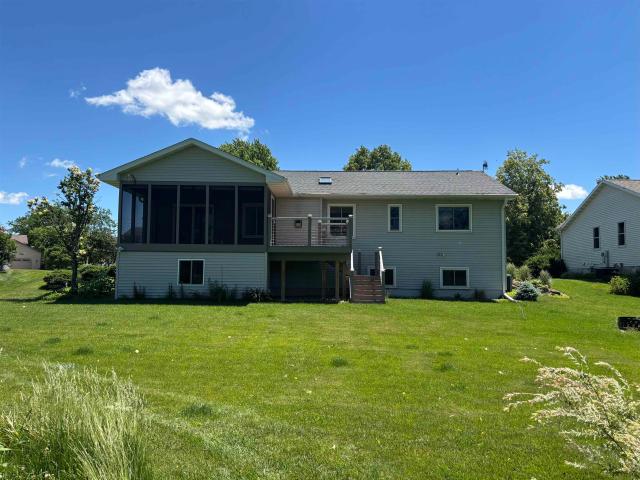 910 Riverview Court