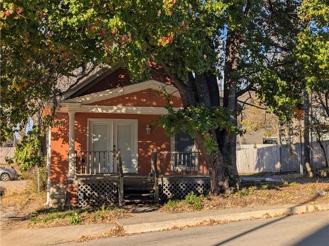 910 W 45th St, Kansas City, MO 64111 | Compass
