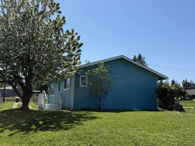 910 W 16th St, Port Angeles, WA 98363