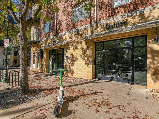 910 W 25th St # 607