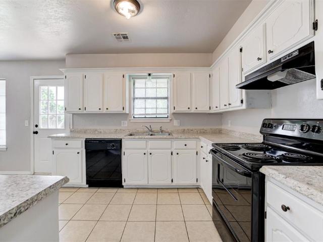 910 W Kyle Way