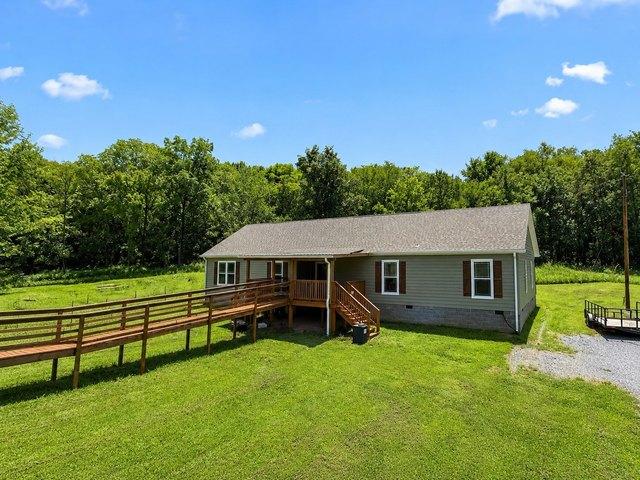910 Woodmore Hollow Ln, Hartsville, TN 37074