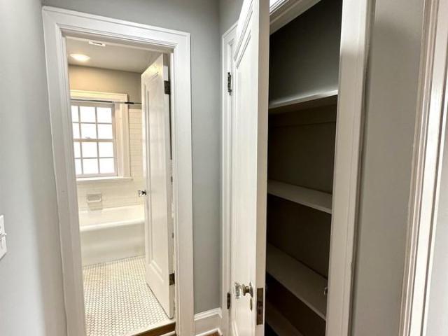 910 Ward Parkway 1 Bedroom Apartment for Rent at 910 Ward Pkwy, Kansas City, MO 64112 West Plaza