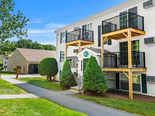 910 White Cedar Blvd, Portsmouth, NH 03801