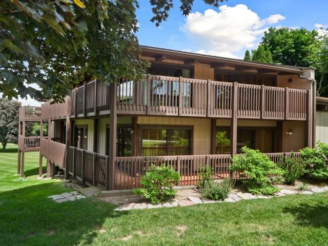 910 Windsor Ct Unit KK1, Fontana, WI 53125