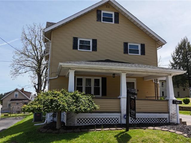 910 Temple Ave