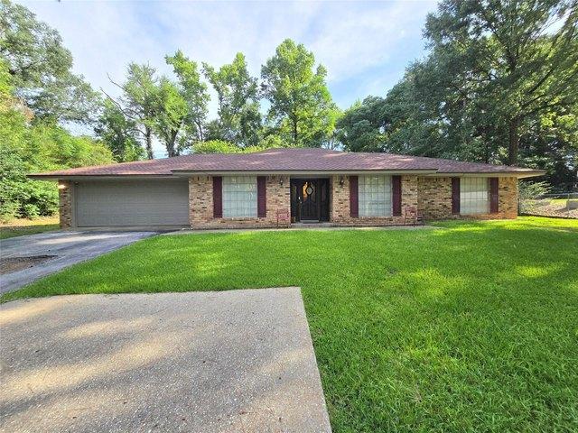 910 Twilight Ln, Center, TX 75935