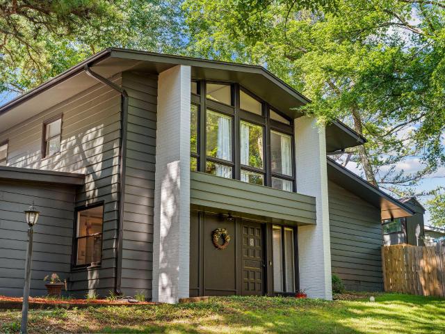 910 Valley View Drive