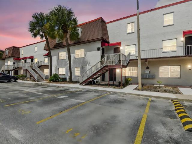 9115 Tudor Dr, Unit E106, Tampa, FL 33615 | MLS #TB8428 | Compass