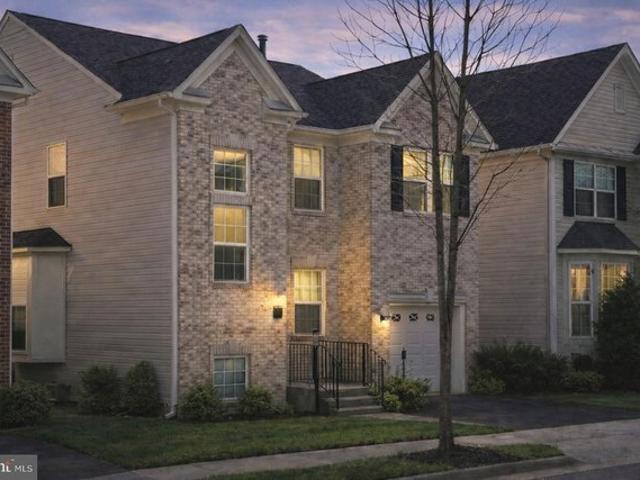 9117 Mulder Ct, Manassas, VA 20111