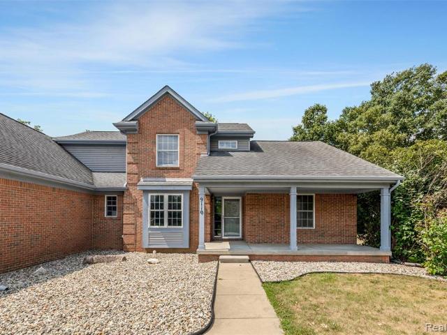 9110 Old Oak Drive