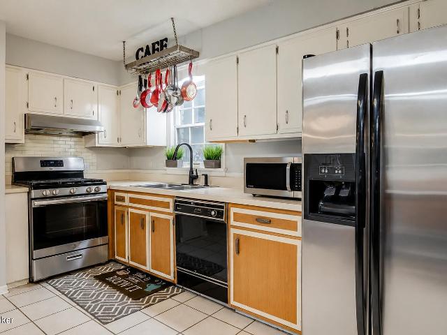9110 Collingwood Rd