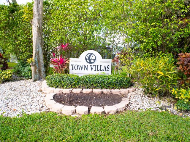 9110 Fairbanks Ln, Unit 4, Boca Raton, FL 33496 | MLS #R11170 | Compass