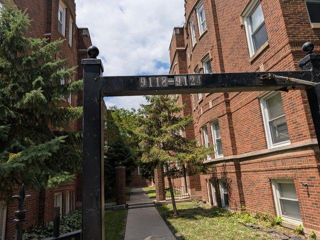 9110 S Dauphin Ave, Chicago, IL 60619