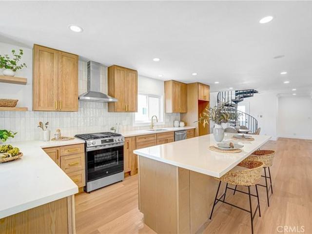 9111 S Halldale Ave, Los Angeles, CA 90047