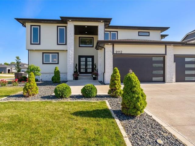 9112 Abram Dr, West Des Moines, IA 50266