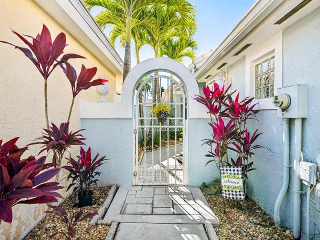 9112 Baybury Ln, West Palm Beach, FL 33411 | Compass