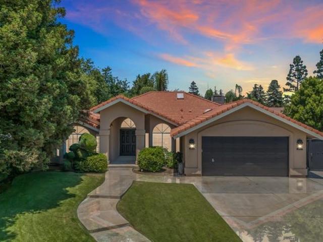 9112 Bridlewood Ln, Bakersfield, CA 93311