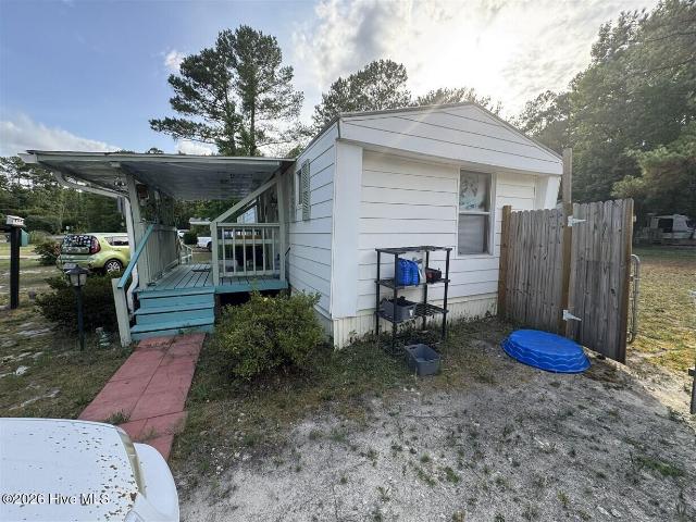 9112 Highland Hills Drive NE