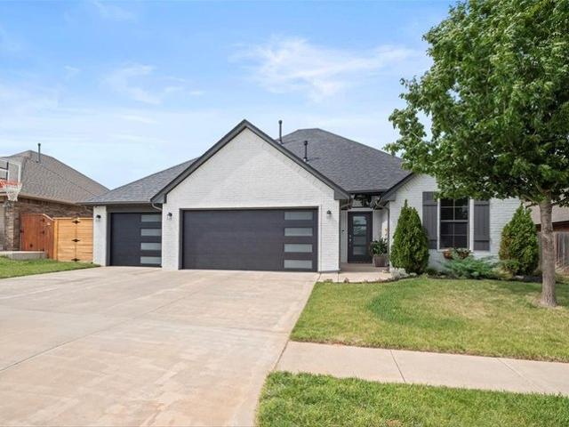 9113 NW 88th St, Yukon, OK 73099