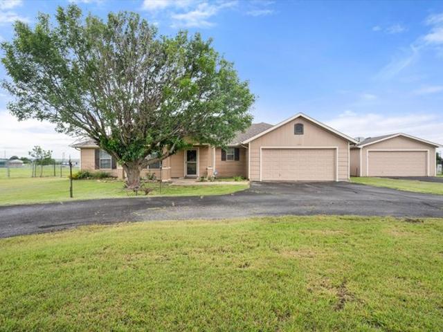 9113 N Monterrey Dr, Alvarado, TX 76009