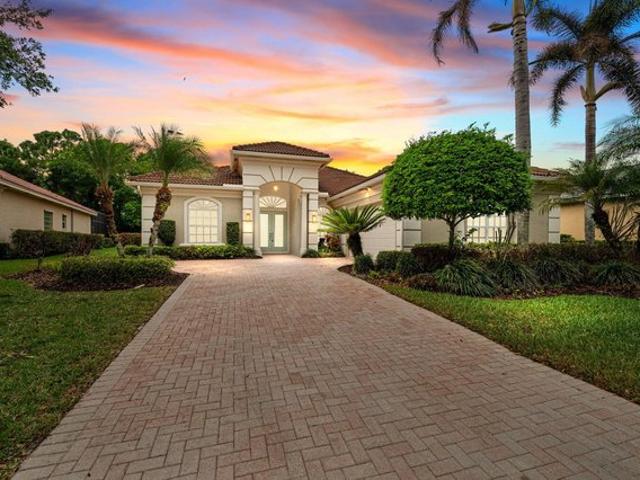 9113 One Putt Pl, Port Saint Lucie, FL 34986