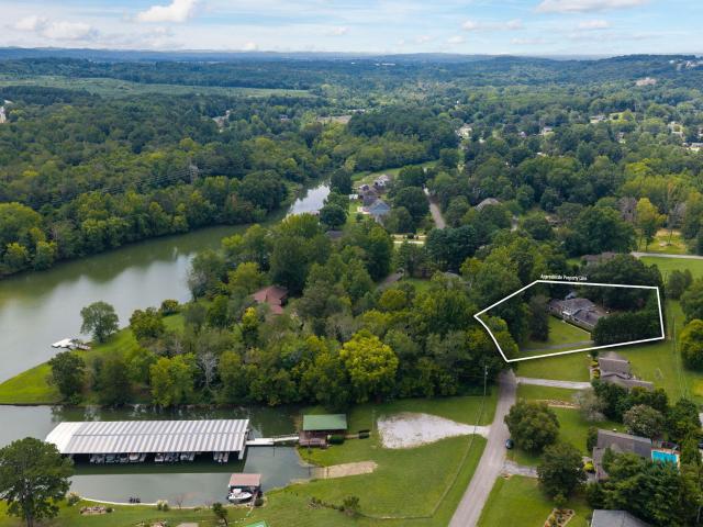 9113 Edgewater Road